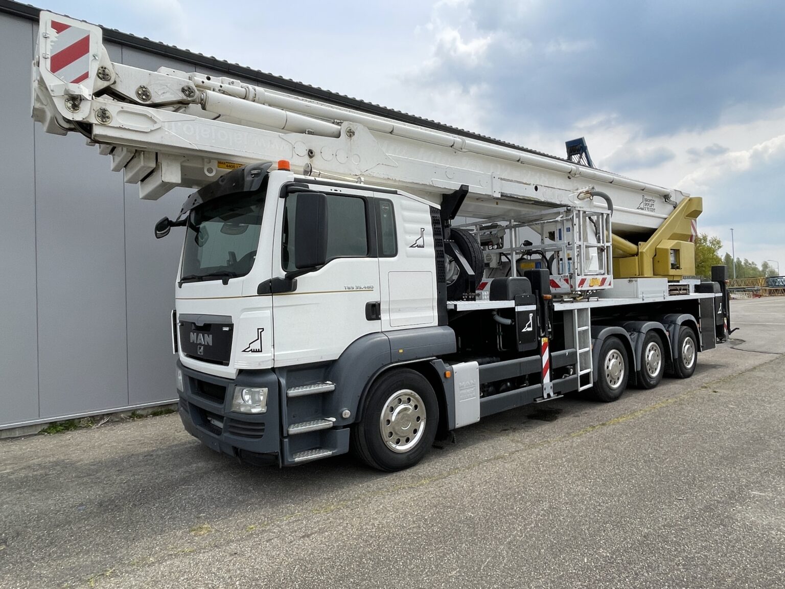 MAN + Bronto Skylift - VEMA Crane