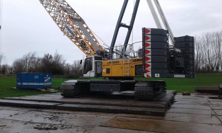 Liebherr LR1250 135.244 - VEMA Crane