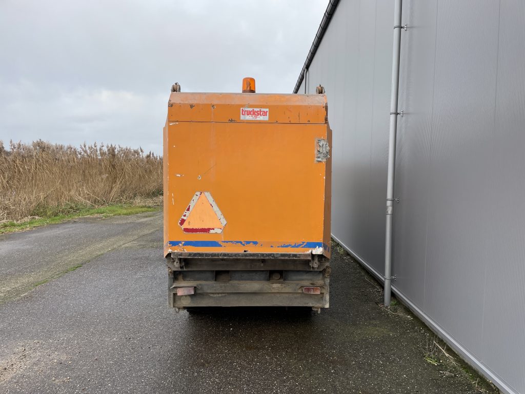 Ravo Sweeping machine - VEMA Crane