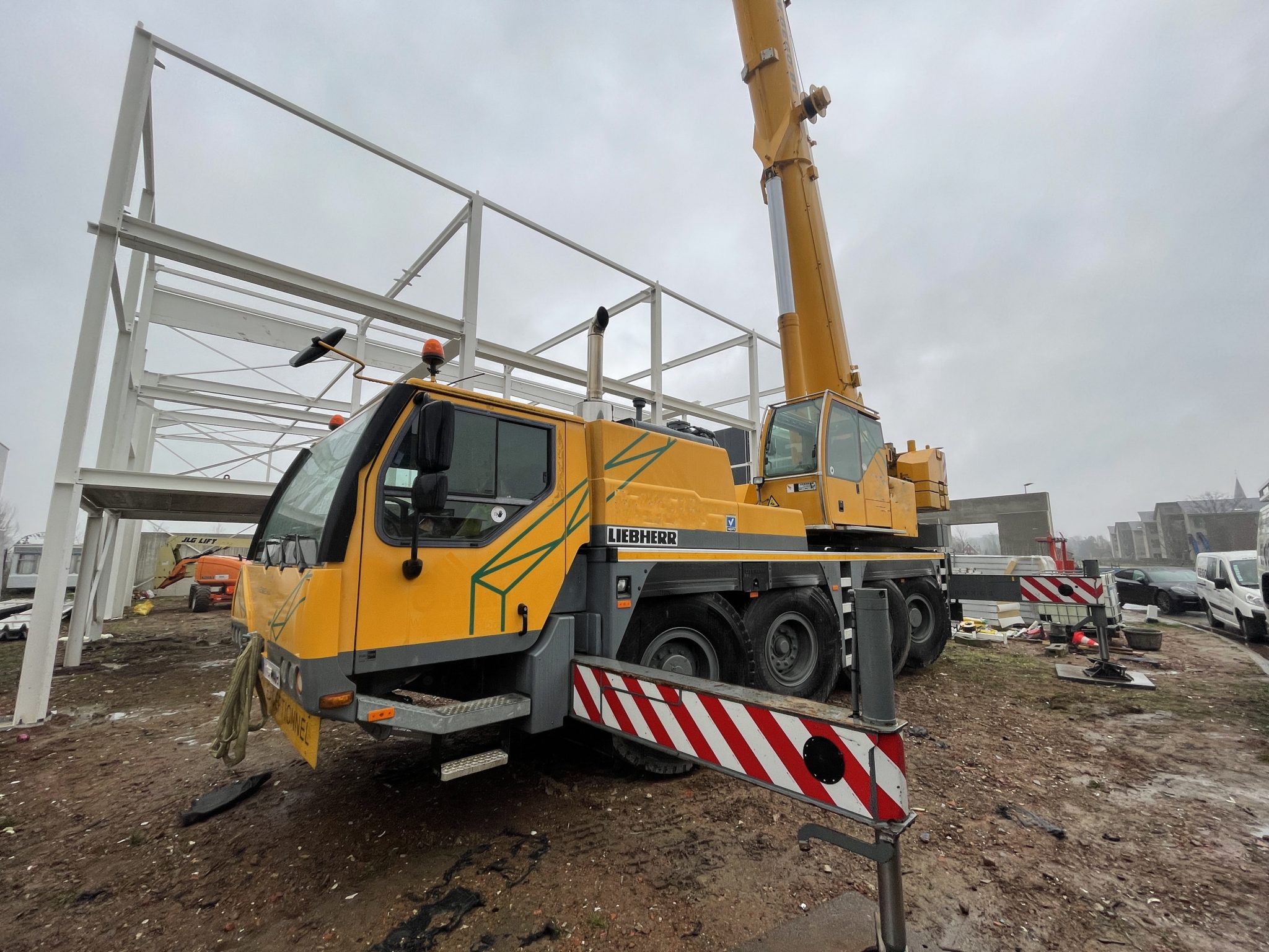 Liebherr LTM1070-4.1 - VEMA Crane