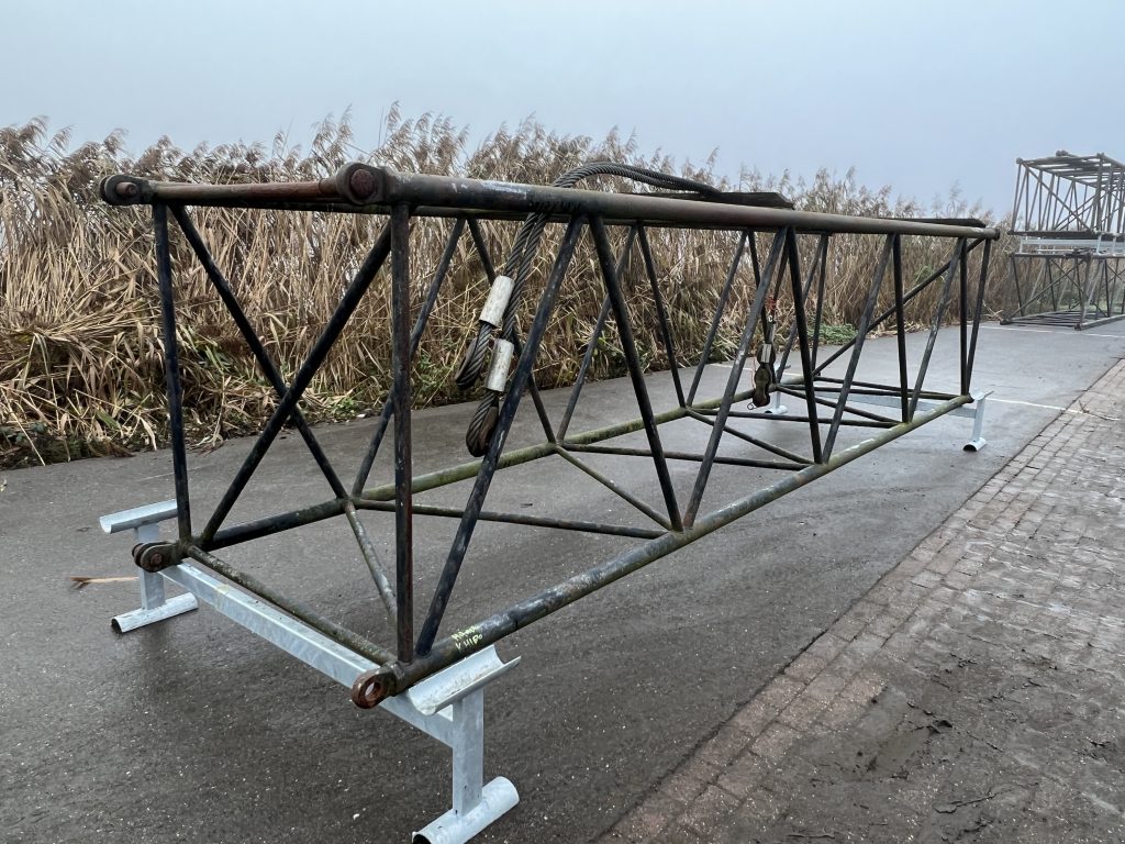 Hitachi KH180 6-meter boom section - VEMA Crane