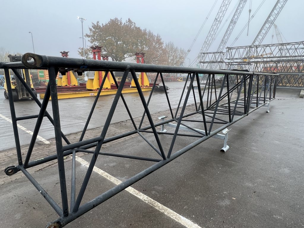 Hitachi KH180 6-meter boom section - VEMA Crane