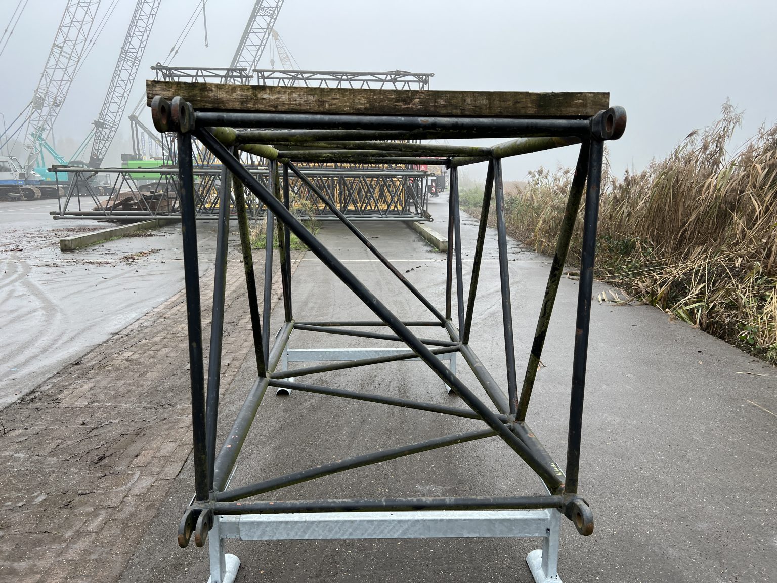 Hitachi KH180 3-meter boom section - VEMA Crane