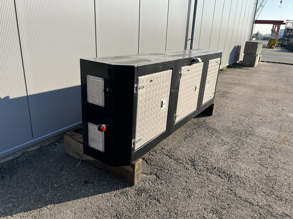 Storage box All terrain crane - VEMA Crane