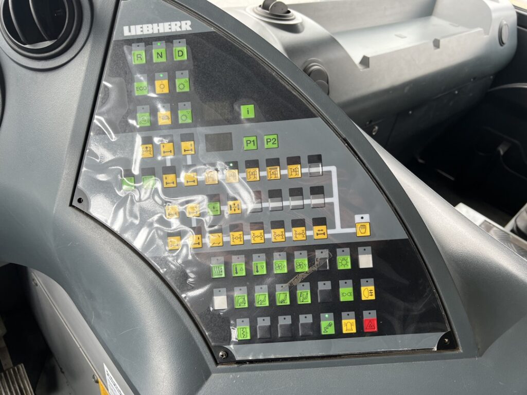 Liebherr MK100 077283 - VEMA Crane