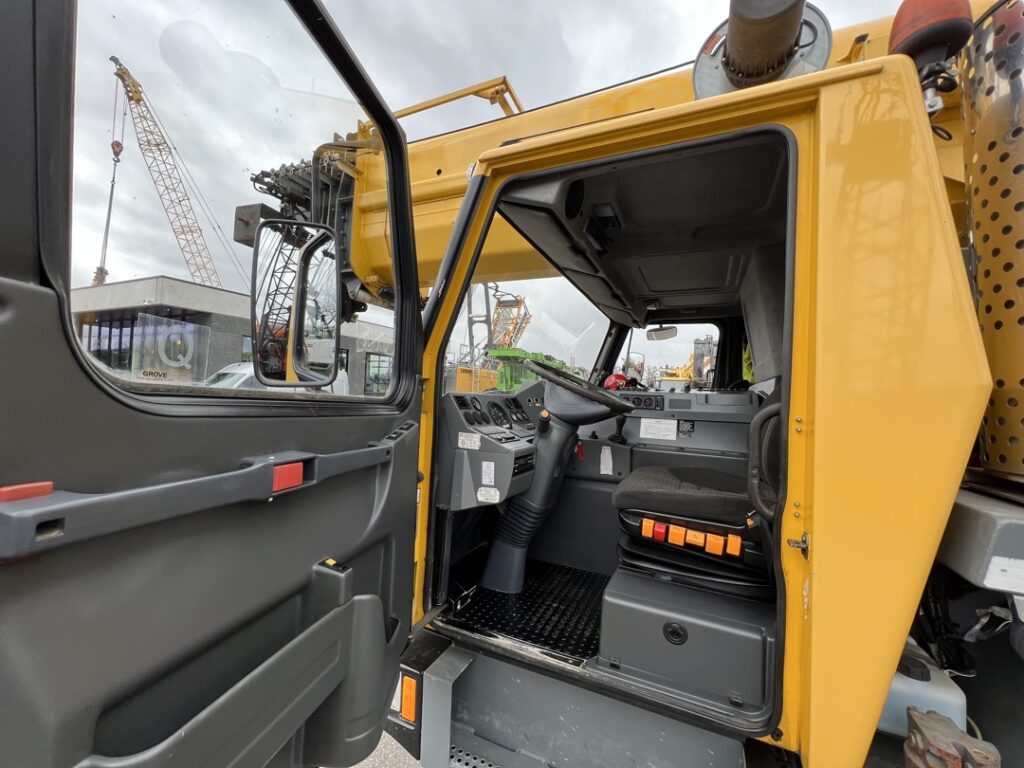 Grove GMK3055 3055.9383 - VEMA Crane