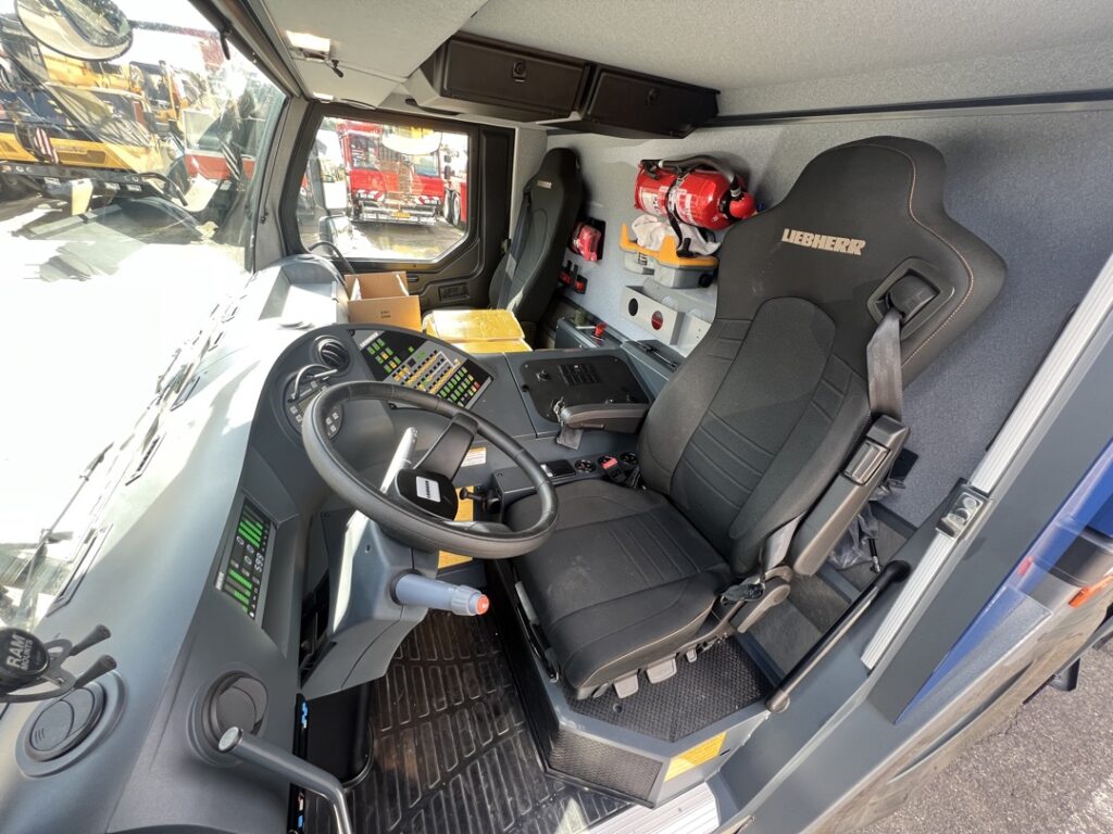 Liebherr LTM1150-5.3 - VEMA Crane