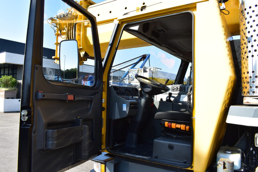 Grove GMK3055 3055.9379 - VEMA Crane