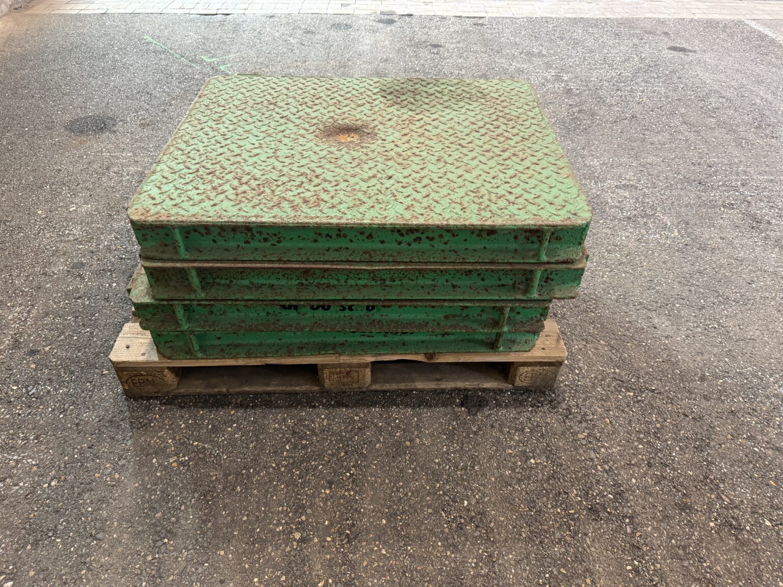 Outrigger pads 1000 x 800 x 100 - iron - VEMA Crane